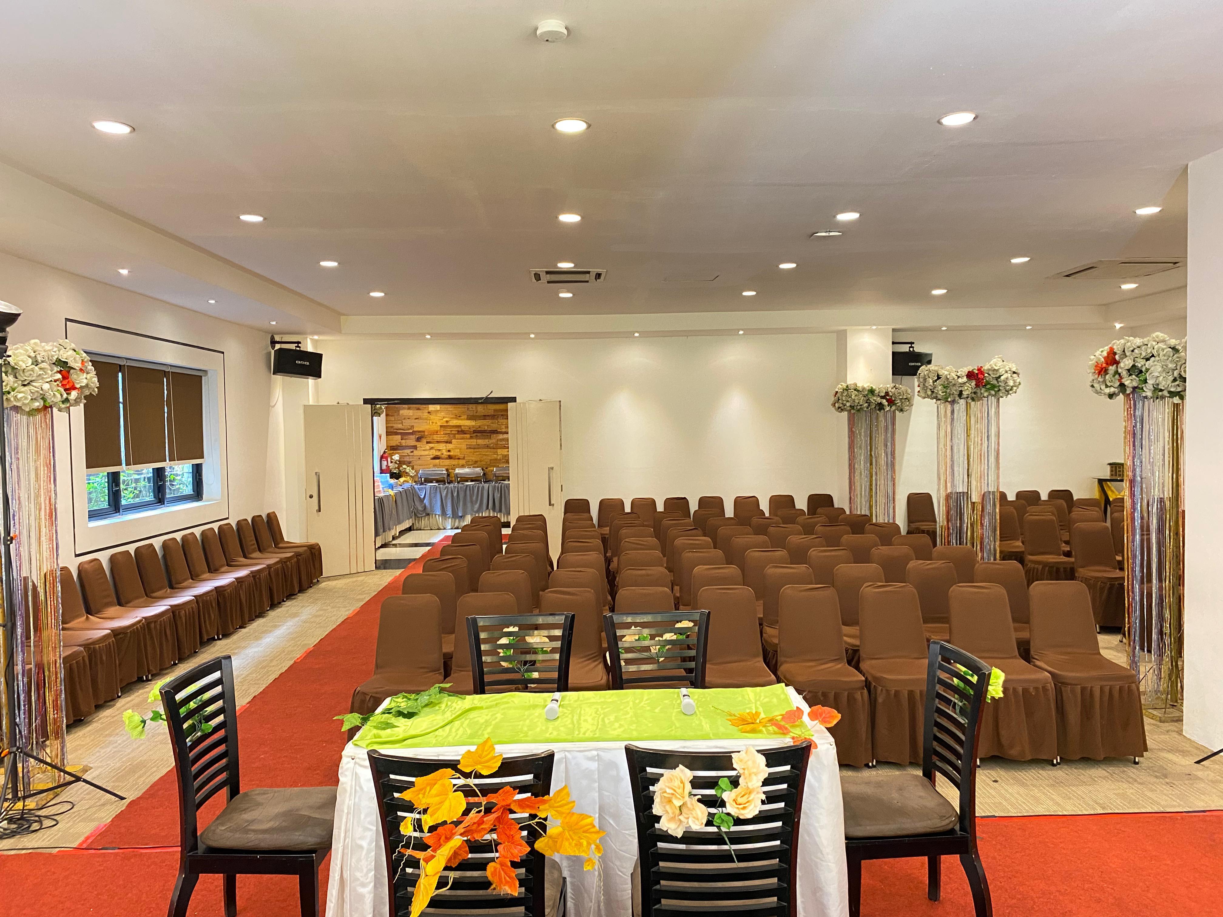 Banyan Room - Arbor Biz Hotel